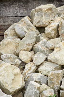 Kent Ragstone Rip Rap 150/400mm - Provender Nurseries - Wholesale ...
